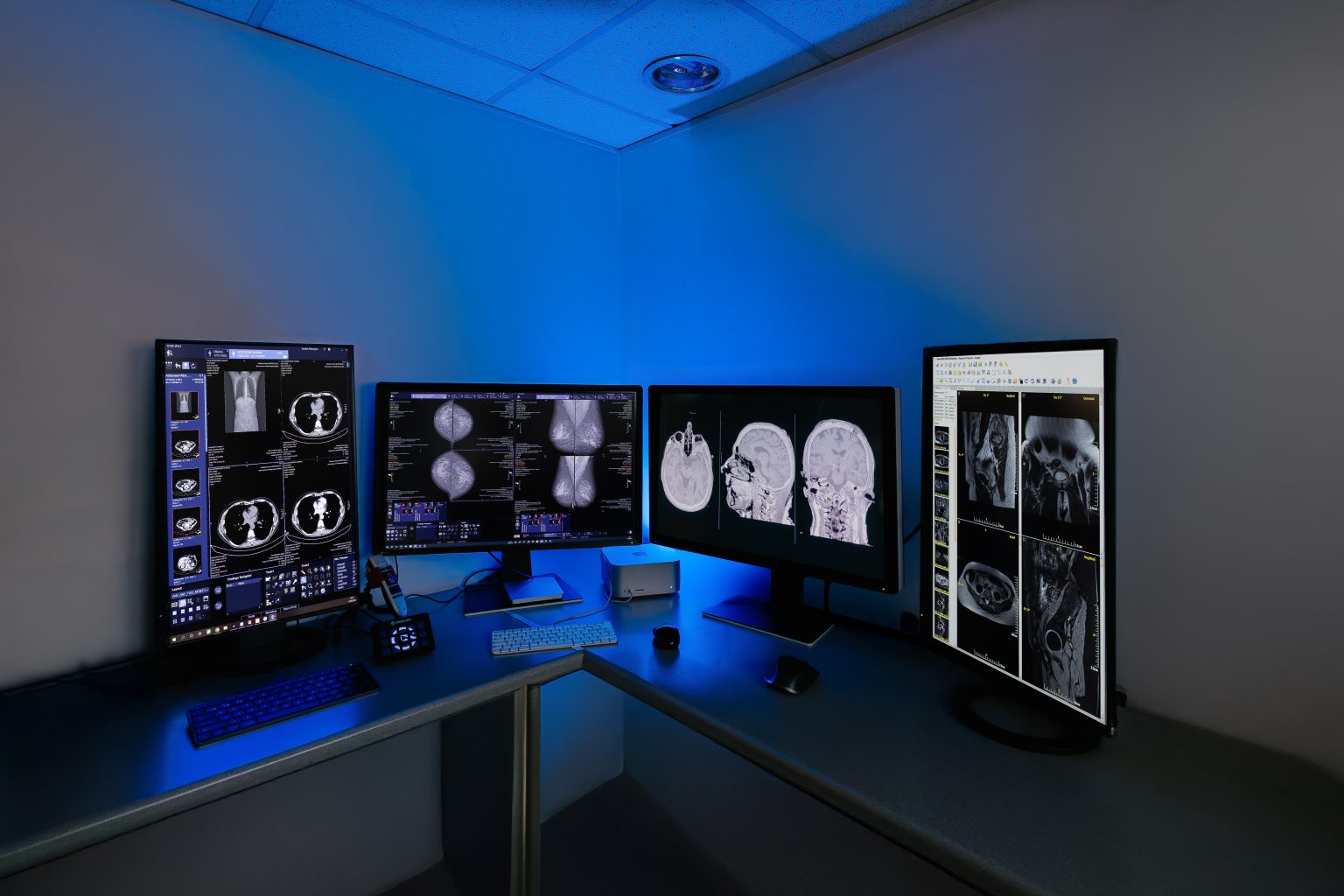 Case Study ΙΑΤΡΟΠΟΛΙΣ: Από την Πρωτοπορία του 1986 στη Ψηφιακή Ιατρική του Σήμερα - EIZO Hellas