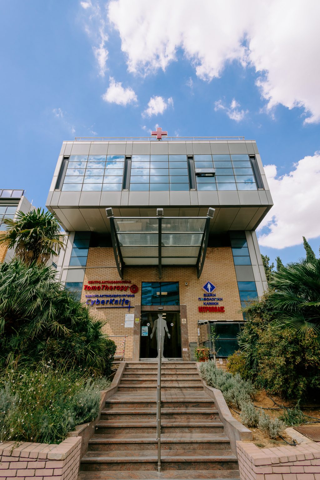 Case Study ΙΑΤΡΟΠΟΛΙΣ: Από την Πρωτοπορία του 1986 στη Ψηφιακή Ιατρική του Σήμερα - EIZO Hellas